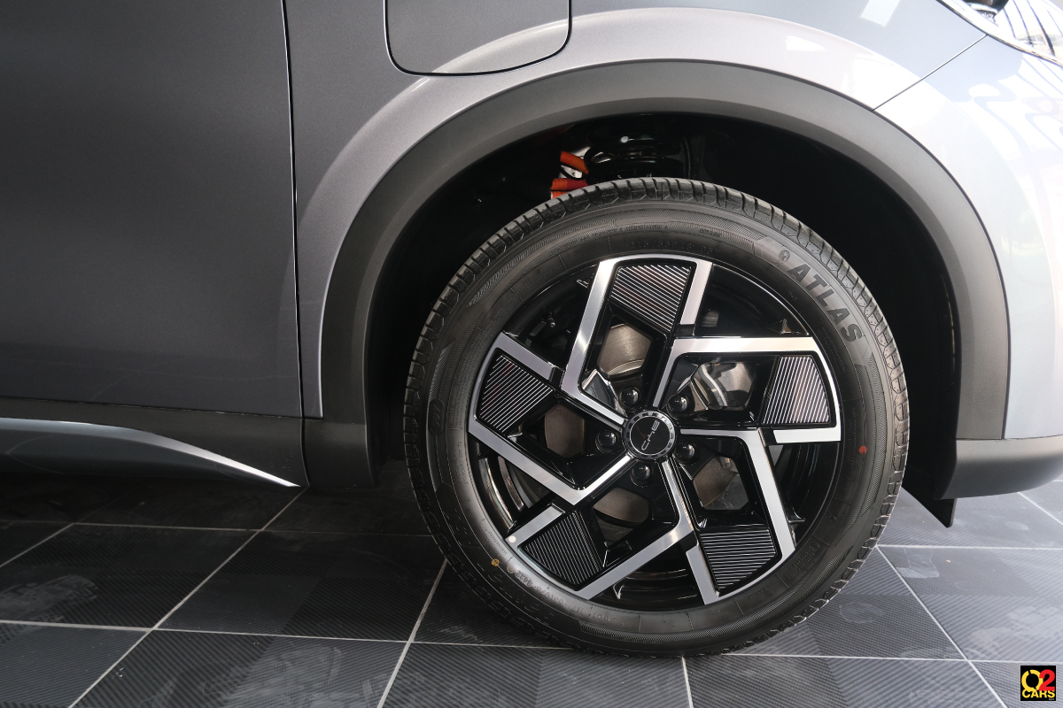 ผลงานเคลือบเซรามิก (เคลือบแก้ว) BYD OTTO3 สีเทา ด้วย GYEON Q2 PURE EVO ...